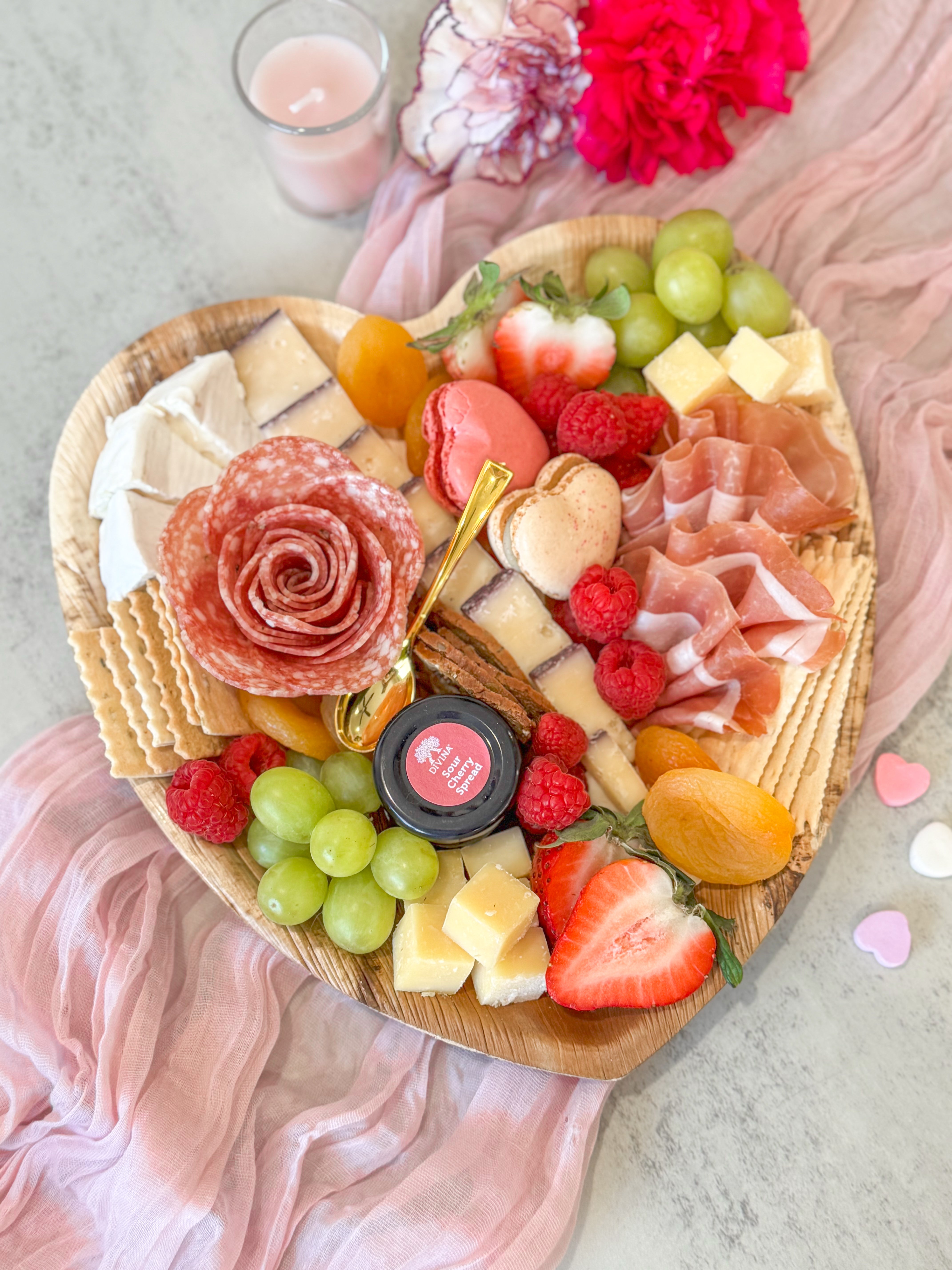 Sweetheart Board – Tasteful Table Boards
